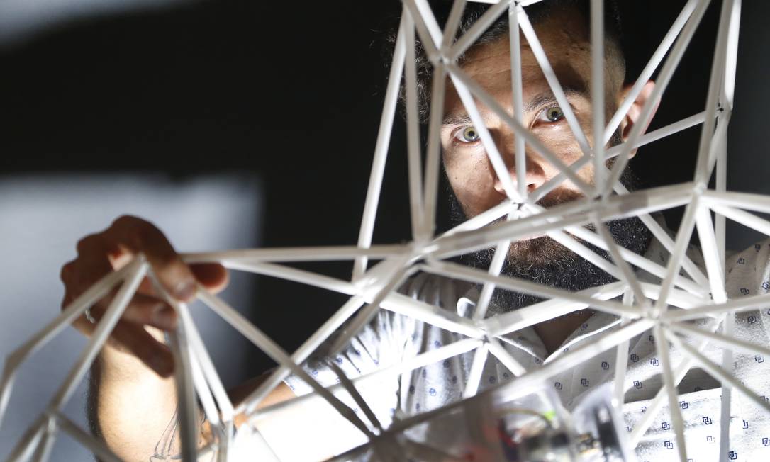 Jack Holmer, artista: "Vivemos um tempo de memória ampliada" - Jornal O ...