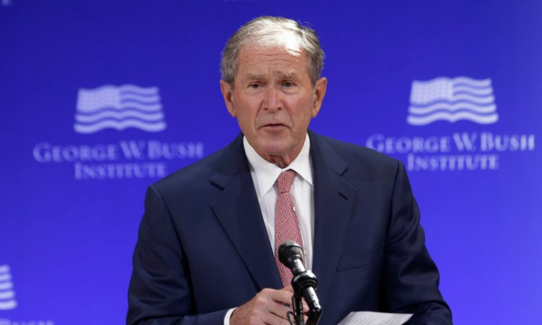 Bush vê 'evidências claras' de que Rússia interferiu nas eleições de ...