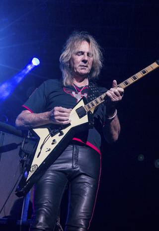 Glenn Tipton, do Judas Priest, abandona turnês devido ao Mal de ...