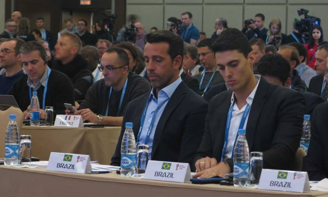 Seleção espera PSG antes de decidir sobre convocação de Neymar - Jornal ...