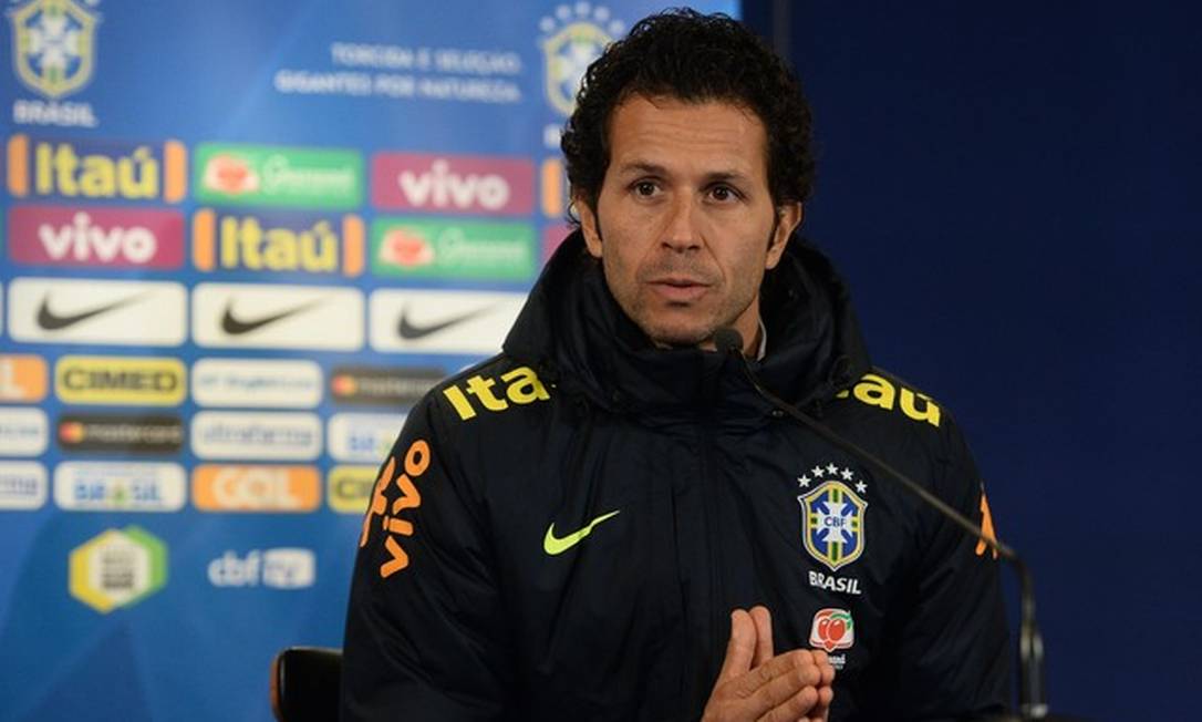 Médico que fará cirurgia de Neymar tem histórico familiar na seleção ...