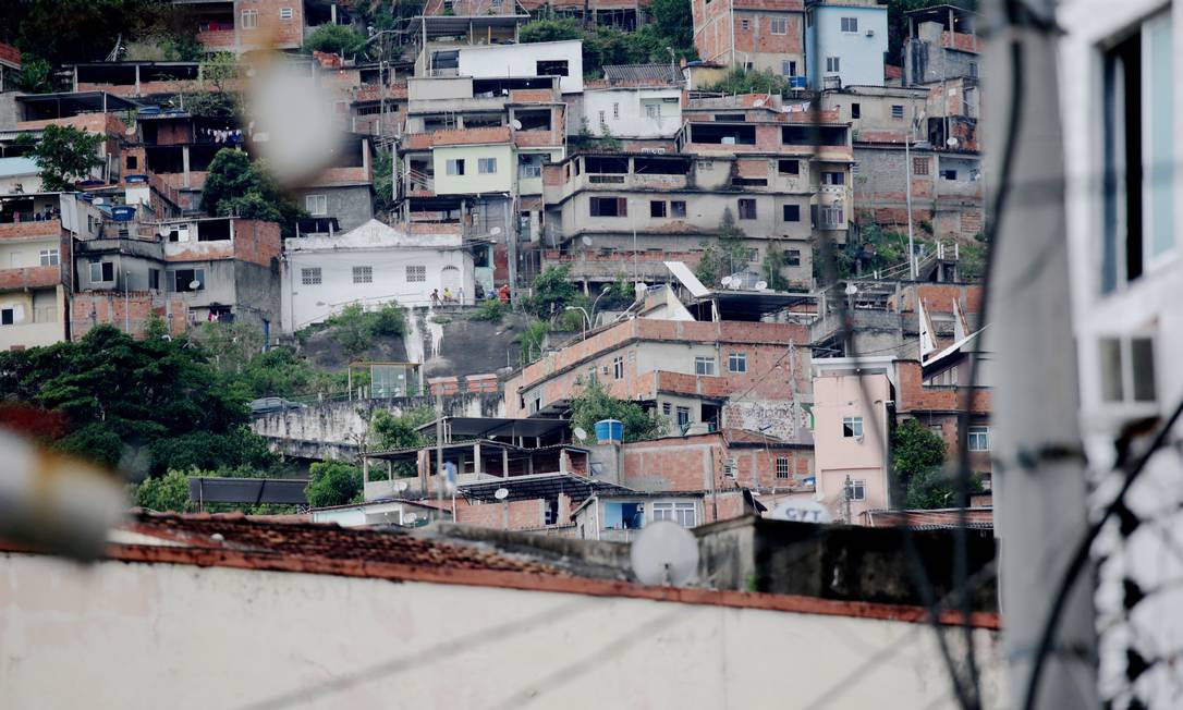 Tiroteio assusta moradores no Complexo do Lins - Jornal O Globo