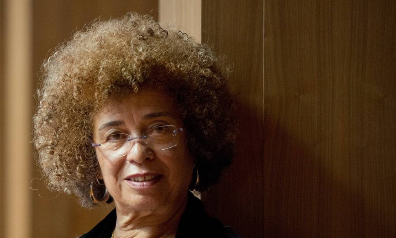 Angela Davis, a autobiografia - Época