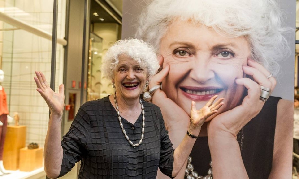 Confira as personalidades que prestigiaram exposição no Rio Design ...