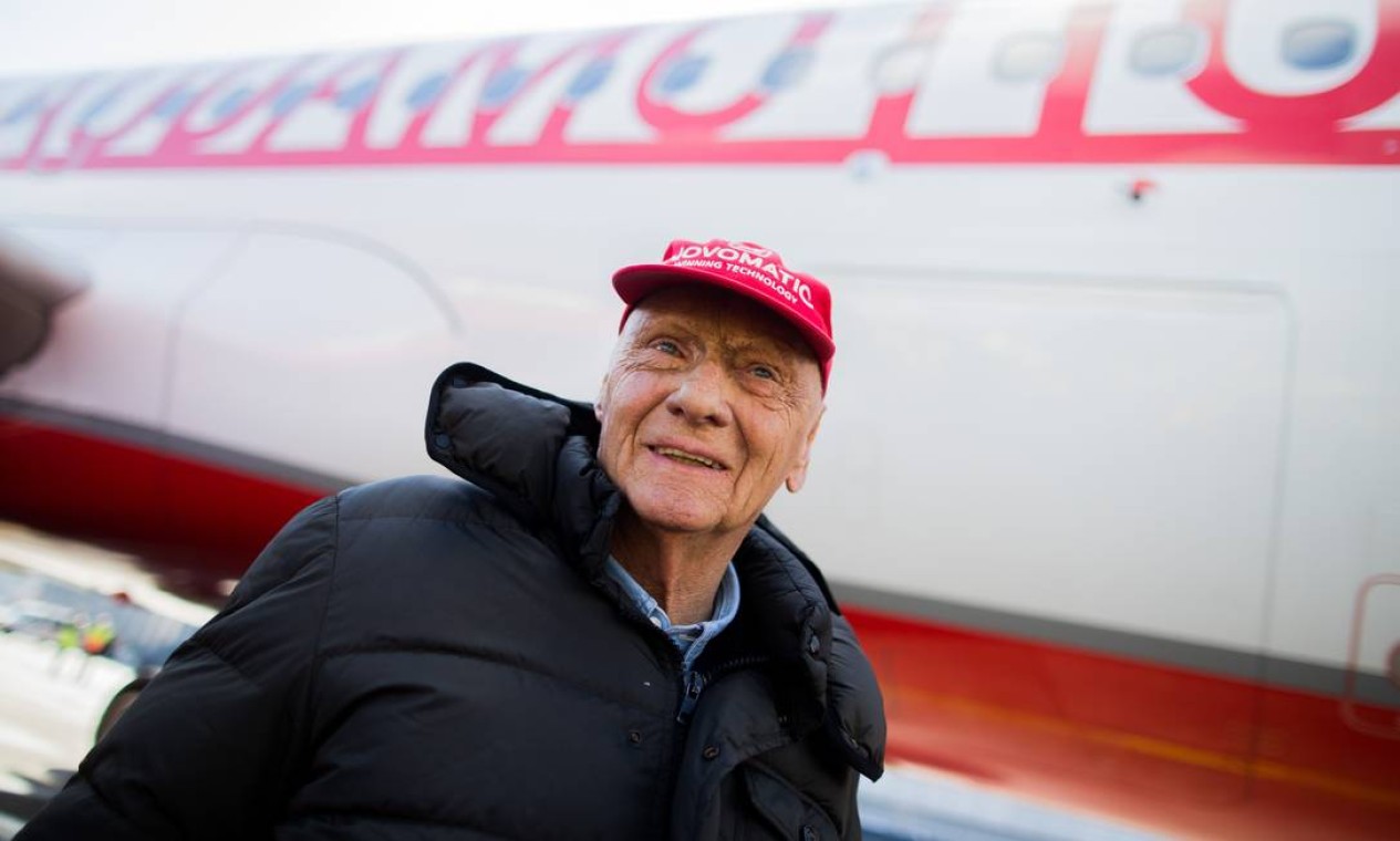 Ryanair compra companhia aérea de ex-campeão de Fórmula 1 Niki Lauda ...