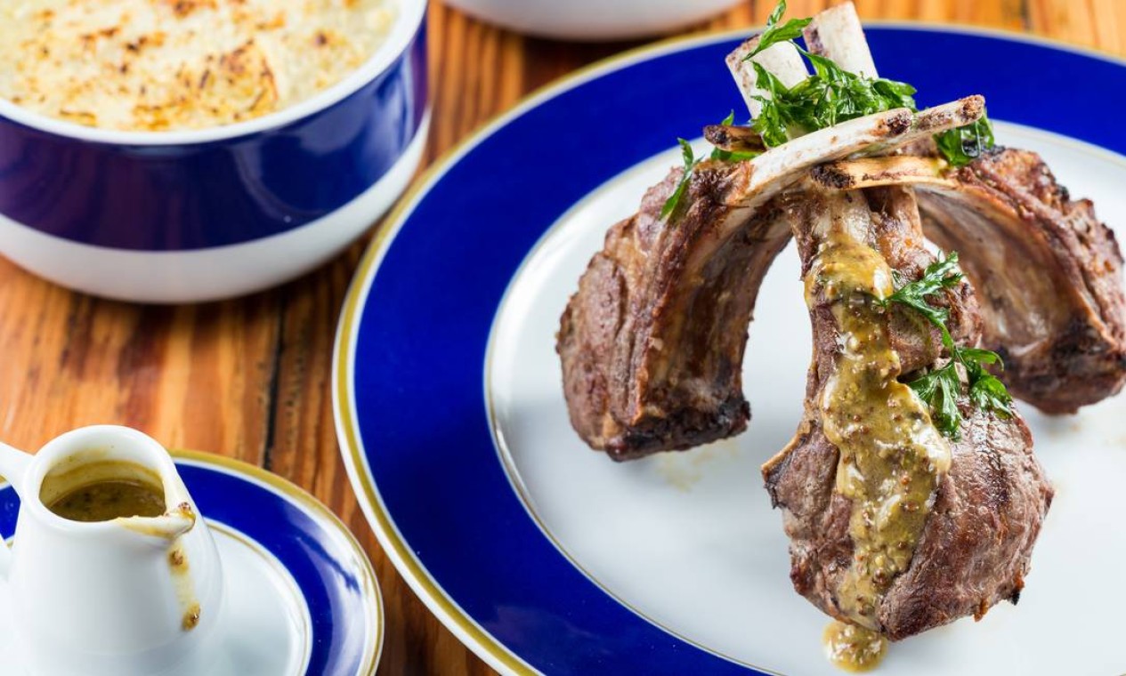 À la Fred Flintstone: cortes com ossos aparentes estão com tudo nos ...