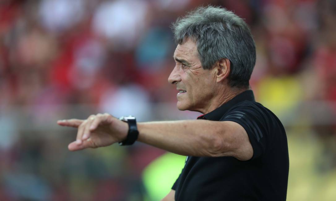 Flamengo se reúne e decidirá sobre saída de Carpegiani e Caetano ...