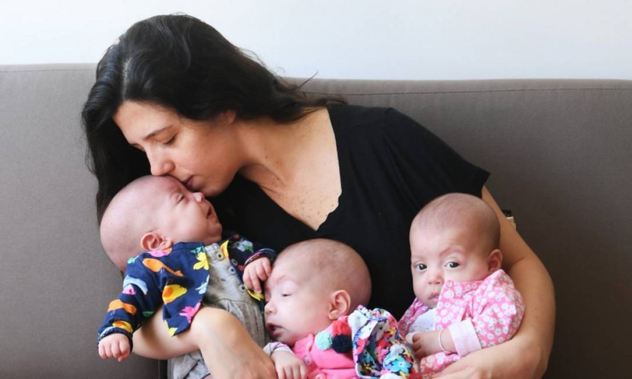 Mãe fala sobre as dores e delícias de uma gravidez de trigêmeas ...