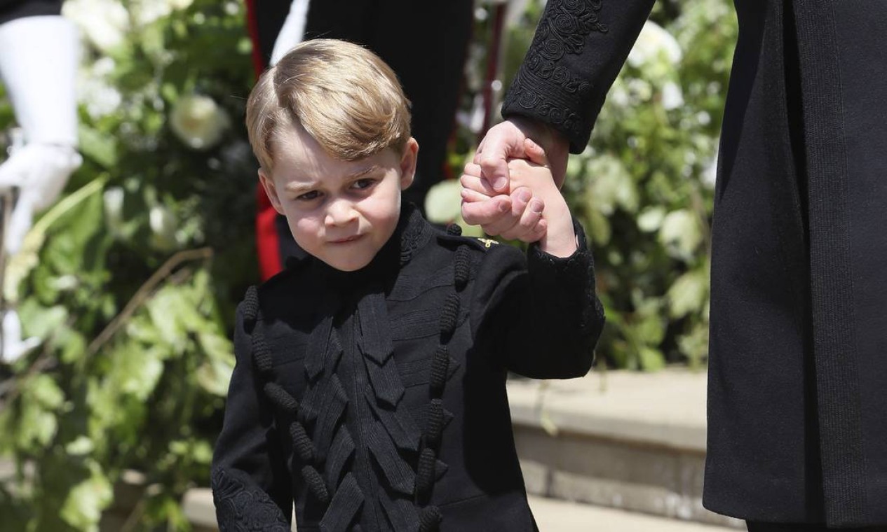 Confira fotos do príncipe George no casamento real - Jornal O Globo