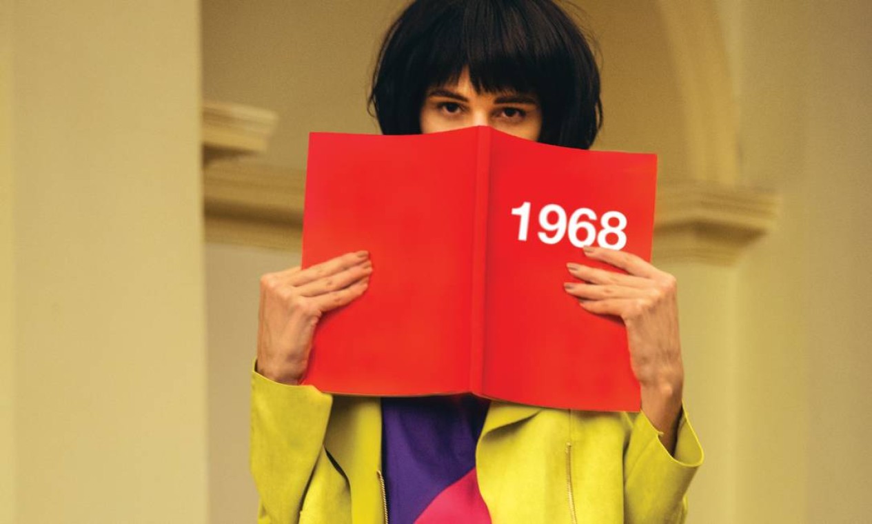 Ensaio mostra que as tendências de Maio de 68 nunca sairam de moda ...