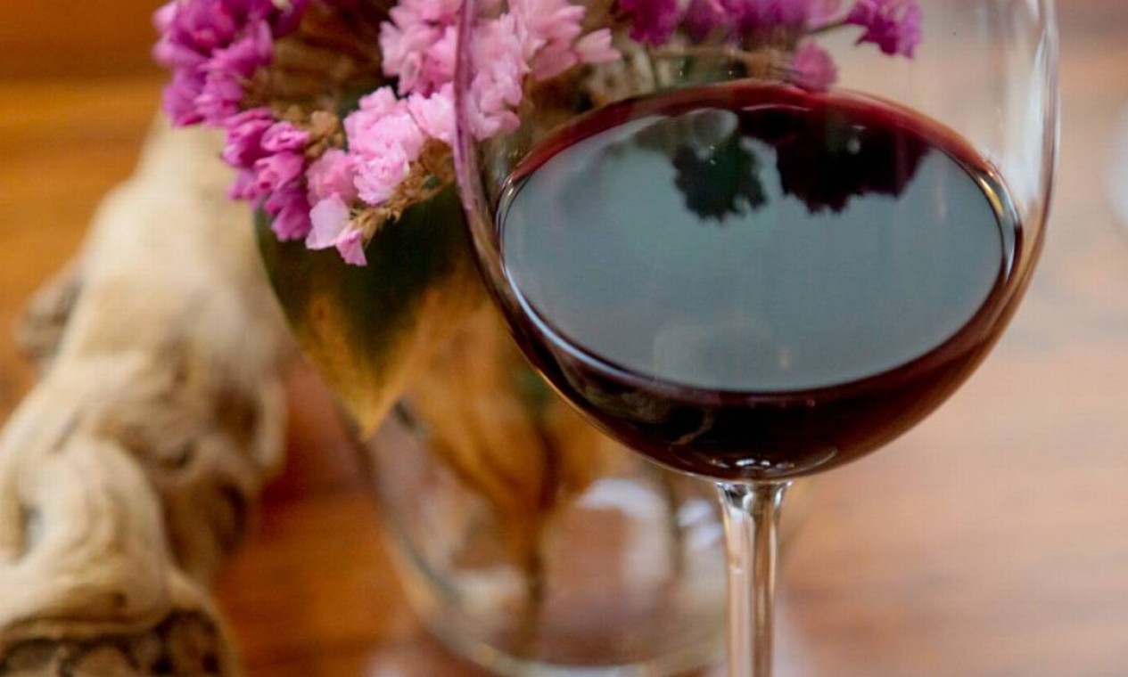 Conheça Os Vinhos Tintos Feitos Para Aplacar O Calor E Que São