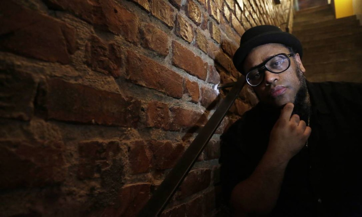 BNegão celebra, nos palcos e no vinil, os 15 anos de 'Enxugando gelo ...