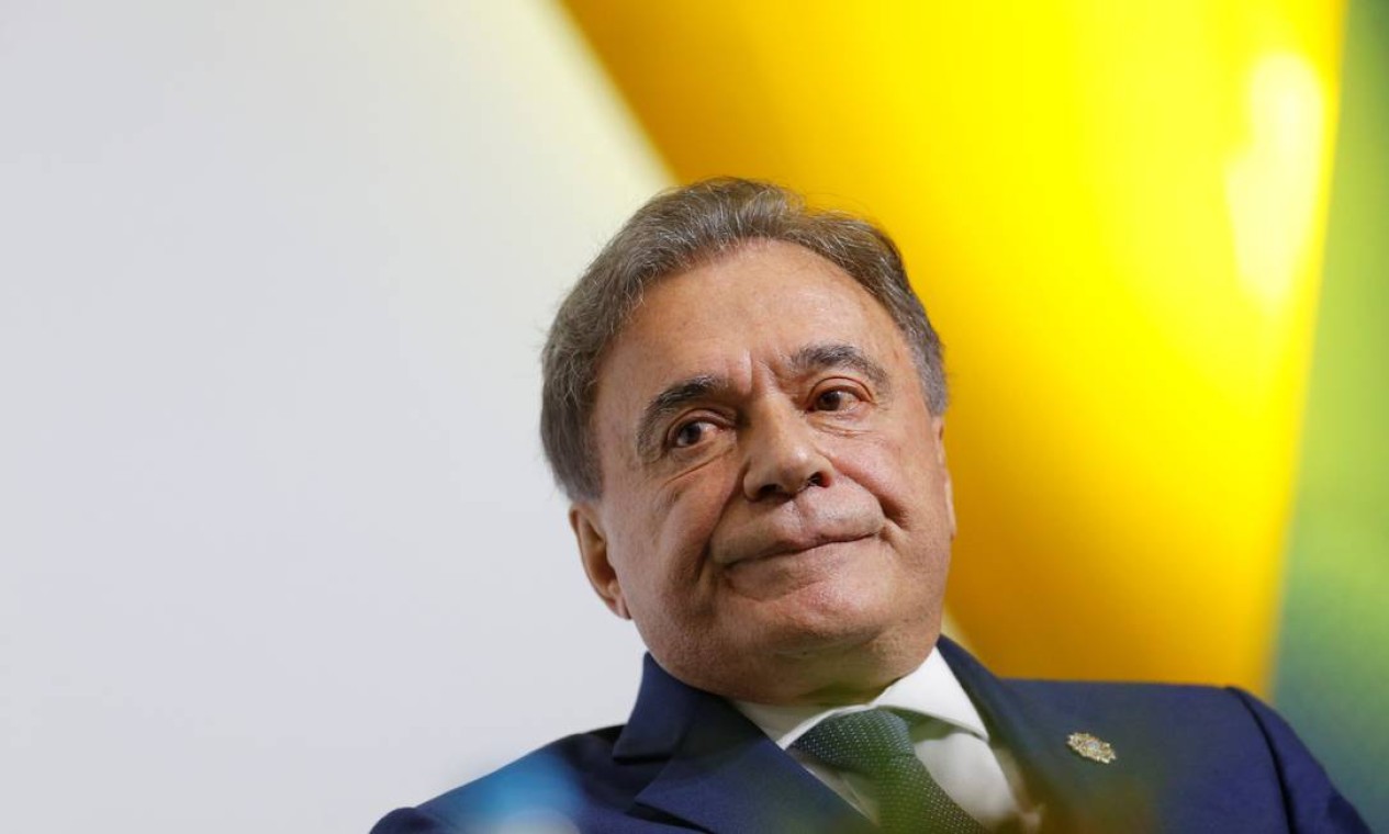 Alvaro Dias diz que discute alianças com cinco partidos e que ...