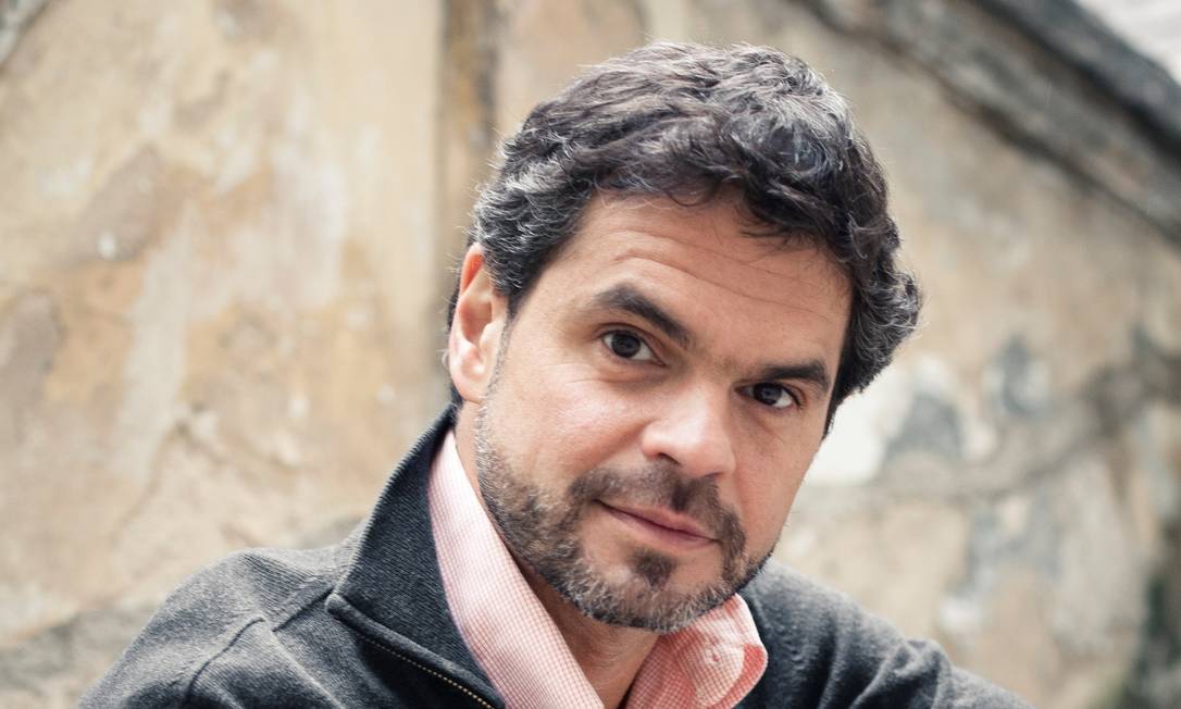 Em novo livro, Rodrigo Lacerda usa até a linguagem científica para ...