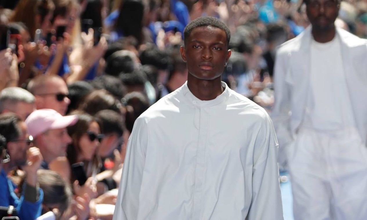 Relembre o desfile de estreia de Virgil Abloh na Louis Vuitton - Jornal ...