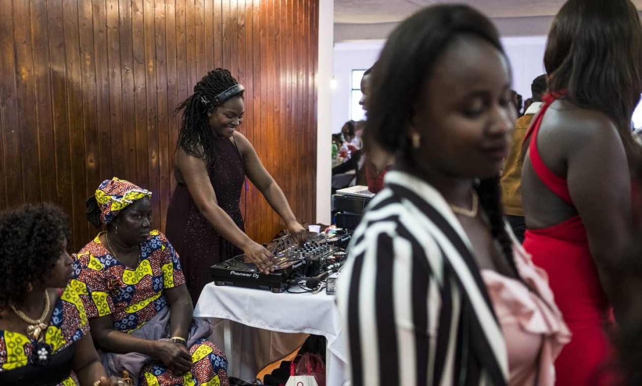 A DJ Nídia Borges e o som dos guetos de Lisboa - Jornal O Globo