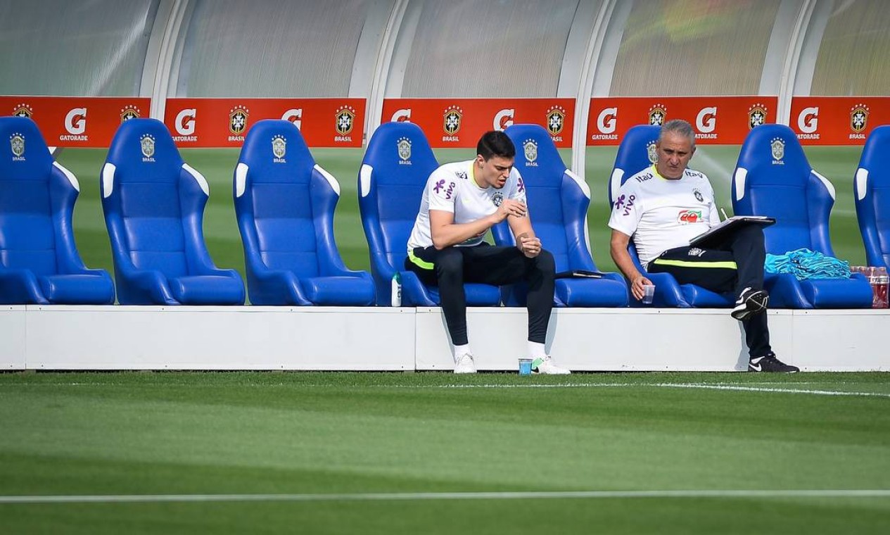 Filho e auxiliar de Tite tenta ser campeão do mundo antes dos 30 anos ...