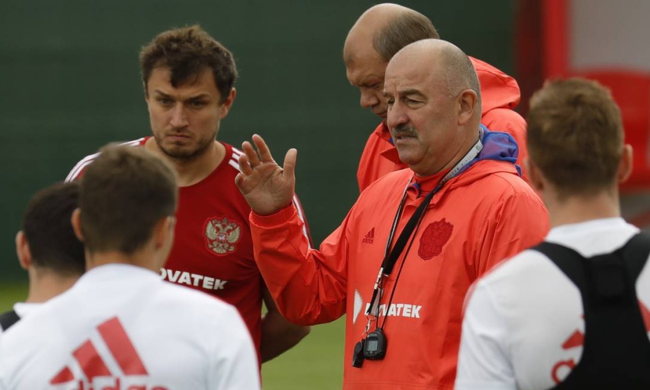 Inspiração soviética ainda vive na identidade de clubes do Campeonato ...