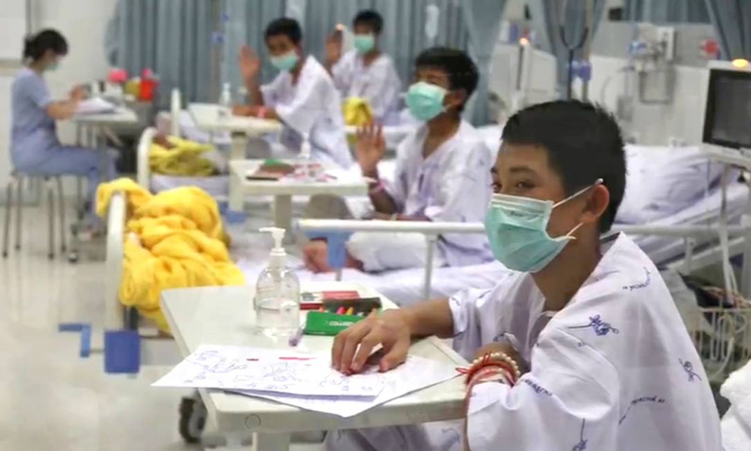 'Não tínhamos comida': meninos falam sobre resgate em caverna após alta ...