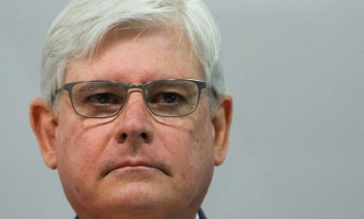 Janot se aposenta do MPF - Época