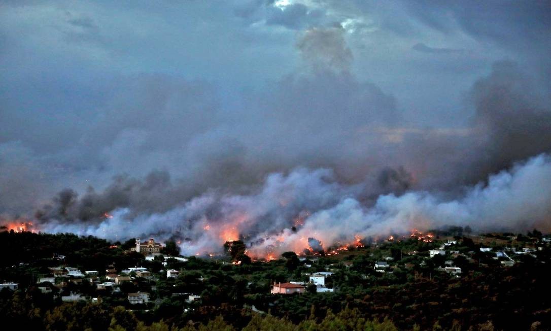 Sobe para 79 o número de mortos em incêndios na Grécia - Jornal O Globo