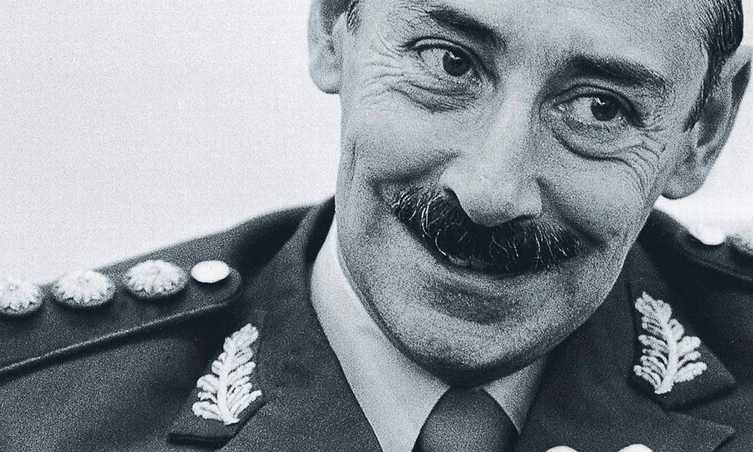 Argentinos elegem 2 de agosto, nascimento do ex-ditador Videla, como a ...