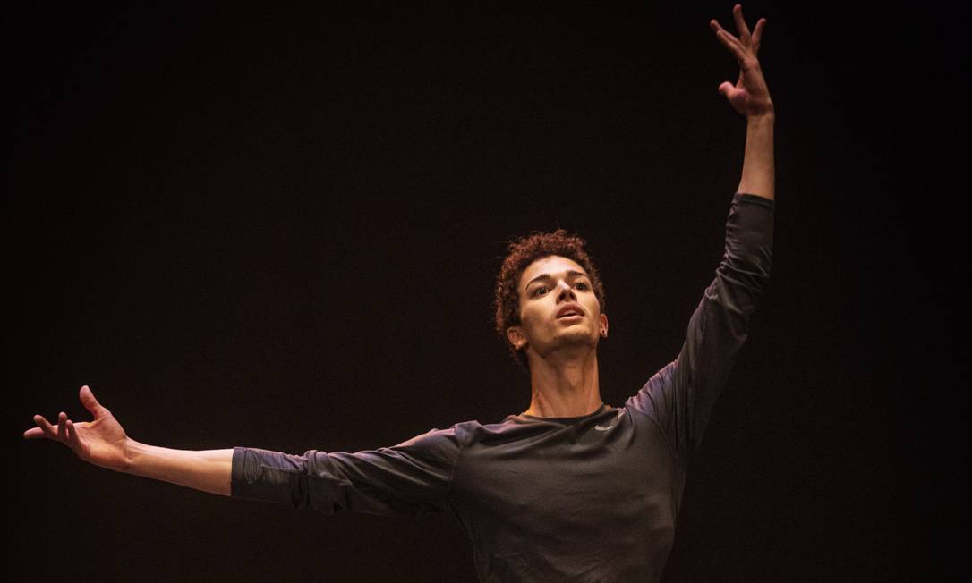 Brasileiro integrante do Bolshoi, David Motta estreia no Municipal ...