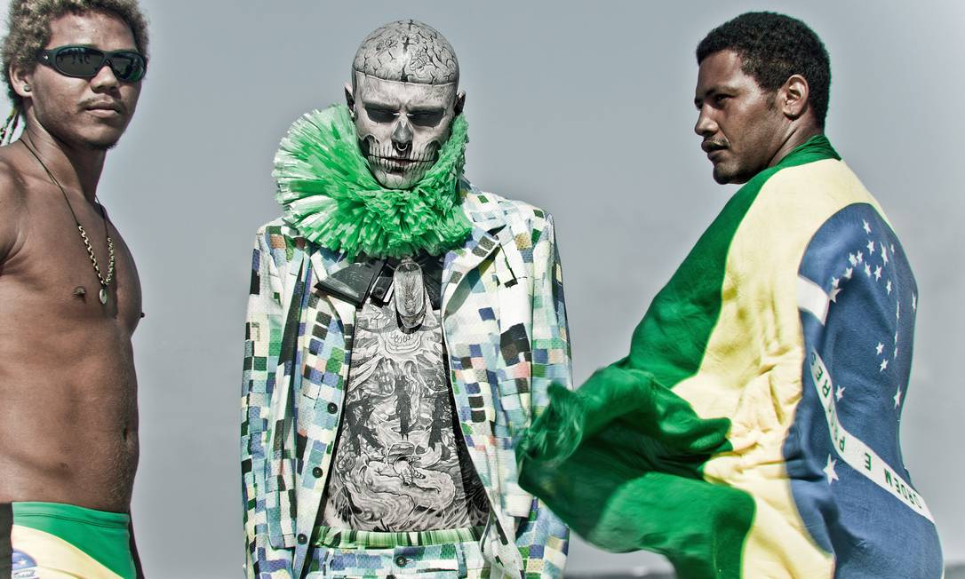 'A palavra que o define é doce', diz stylist sobre Zombie Boy - Jornal ...