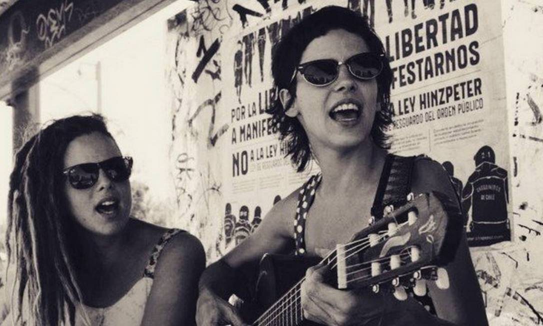 Perotá Chingó faz show no Circo Voador e mostra raízes folclóricas da ...