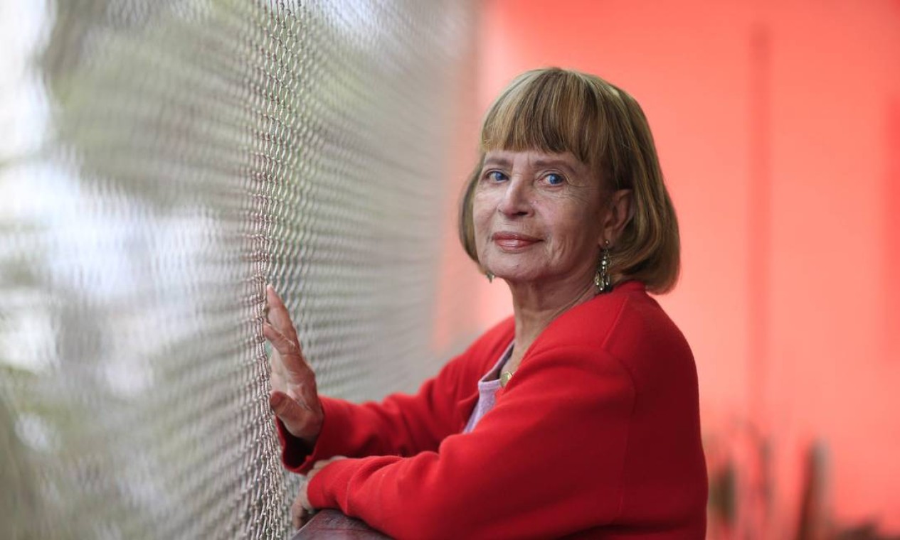 Após 76 anos, Dora pôde assumir nos documentos a identidade feminina ...