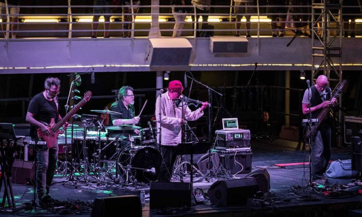 Stick Men toca pela primeira vez no Brasil - Jornal O Globo