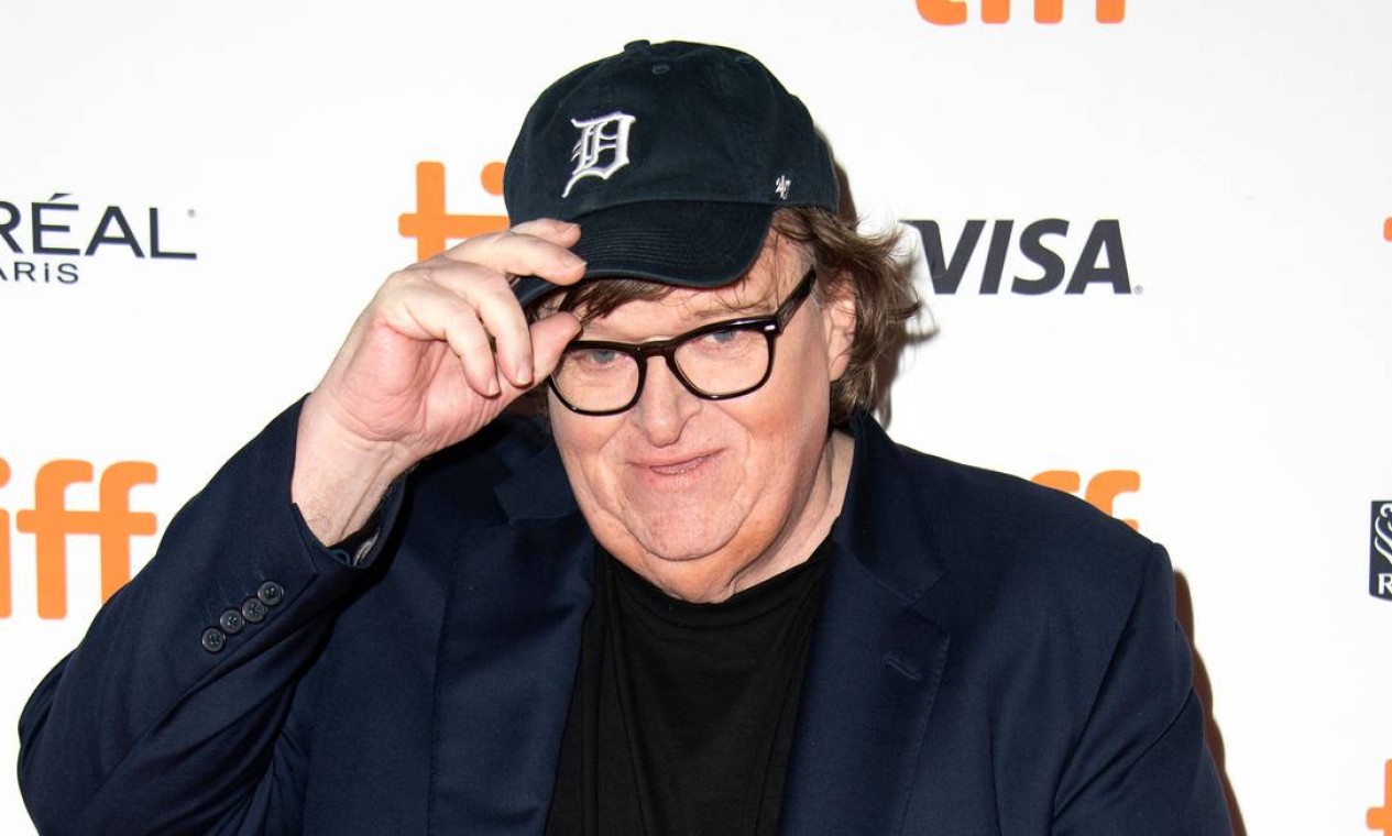 Michael Moore é ovacionado na primeira noite do Festival de Toronto ...