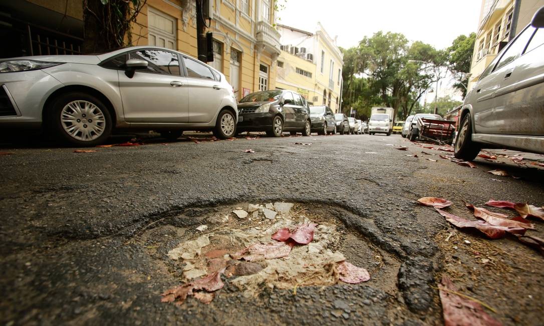 Queixas sobre buracos nas ruas do Rio crescem 54,9% - Jornal O Globo