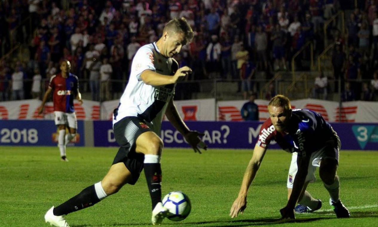 Vasco tropeça no lanterna Paraná, mas deixa a zona do rebaixamento ...