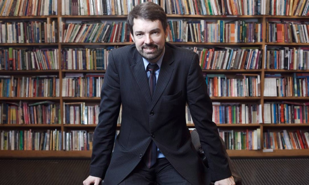 'Democracia é uma máquina de moderar posições', diz cientista político ...