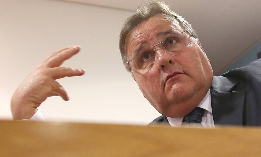 Geddel e Cunha viram réus por fraudes na Caixa - Jornal O Globo