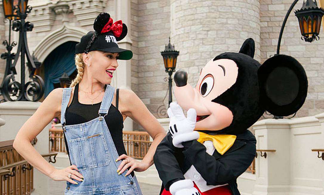 Mickey Mouse completa 90 anos: confira os fashionistas que se inspiram ...