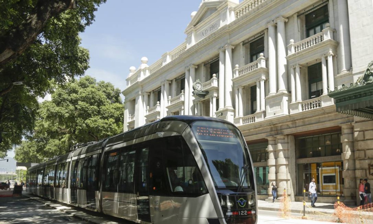 Prefeitura inicia testes sem passageiros em novo trecho do VLT, na ...