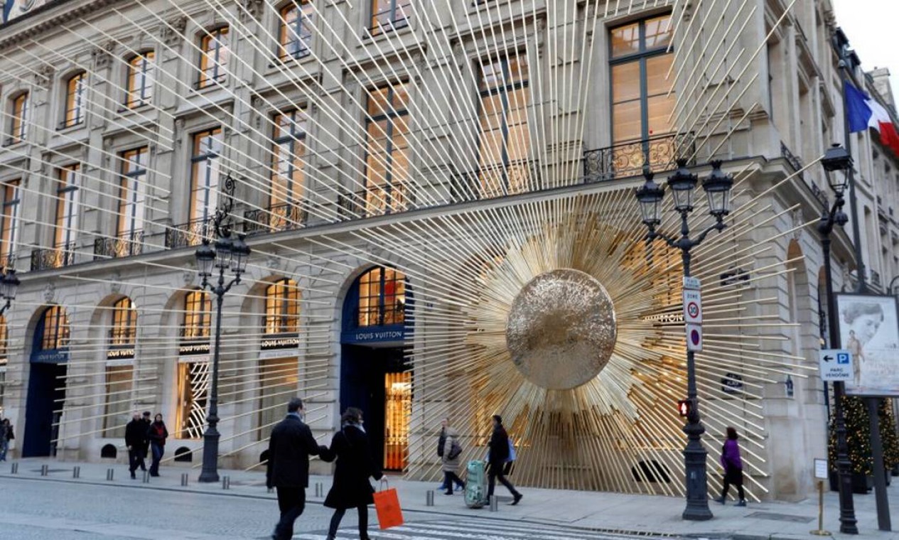 LVMH ultrapassa Nestlé e se torna líder do mercado financeiro europeu ...