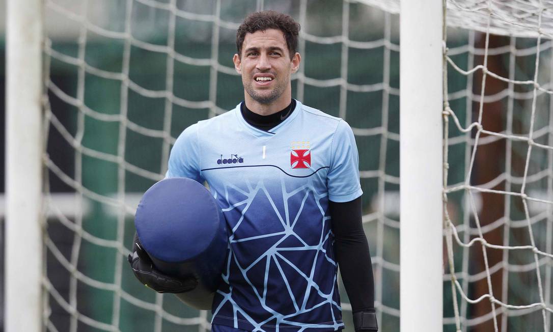 Vasco segue negociação para saída de Martín Silva - Jornal O Globo