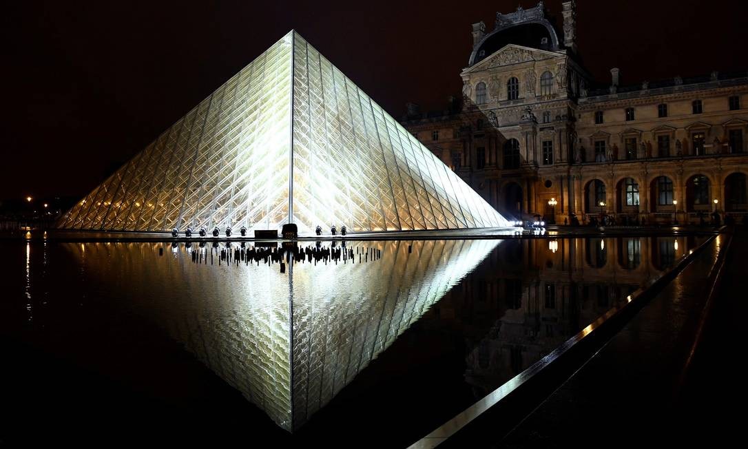 Pirâmide do Louvre completa 30 anos em 2019 - Jornal O Globo