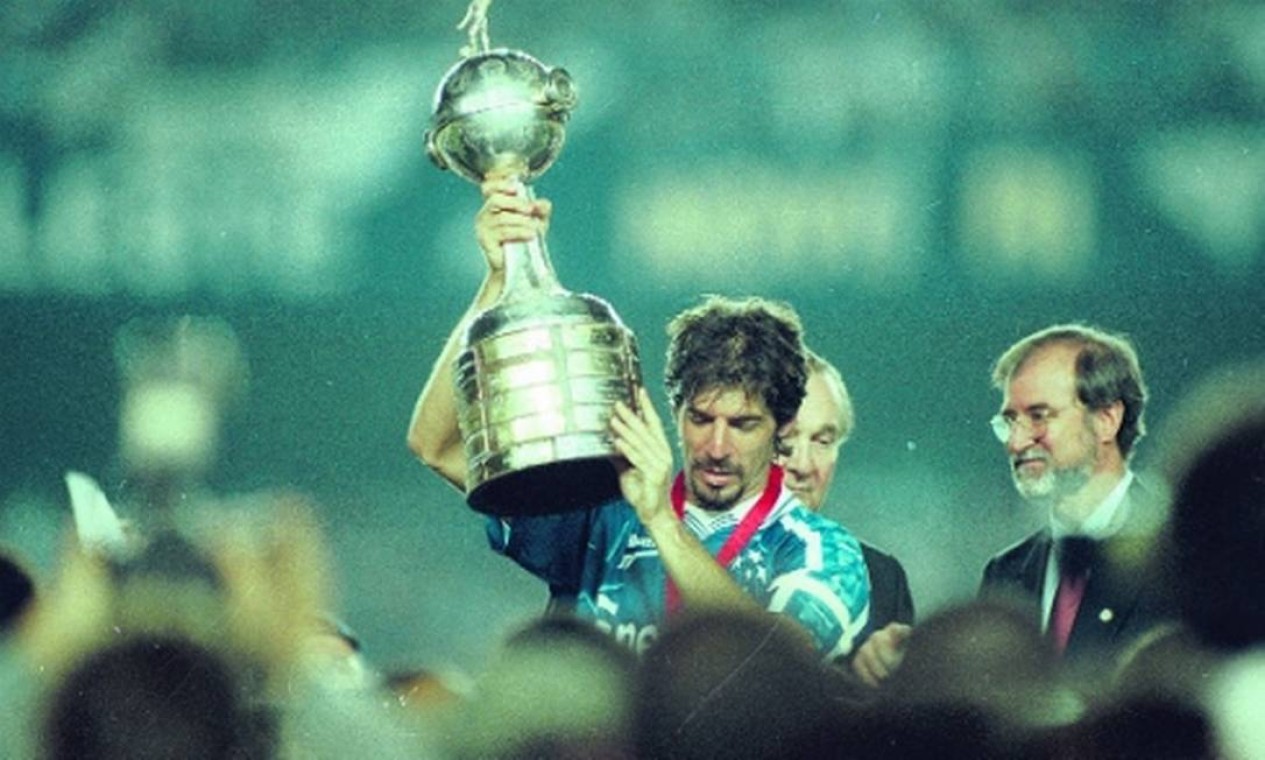 Os fatos marcantes do futebol brasileiro na década de 90 - Jornal O Globo