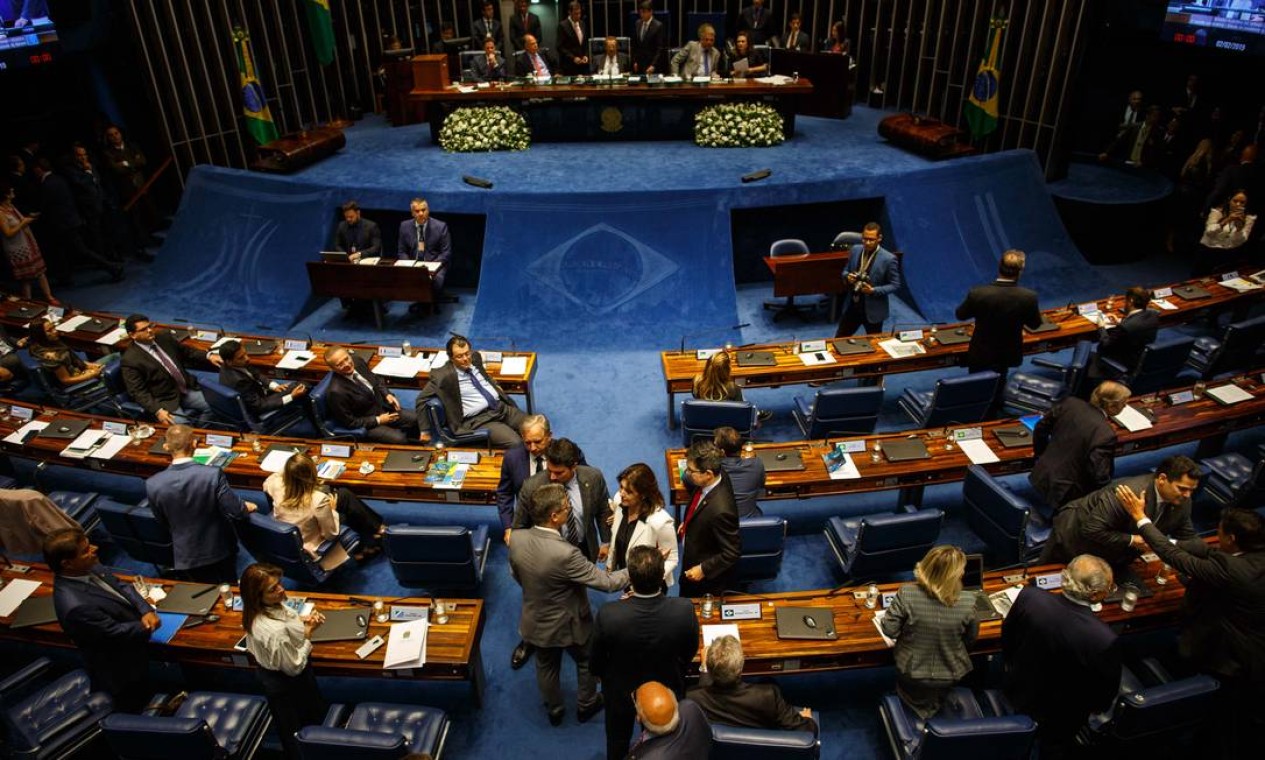 Especialistas divergem sobre decisão do STF de determinar voto secreto ...