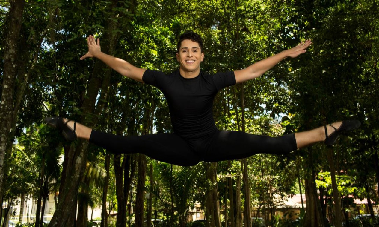 Jovem bailarino faz bazar para realizar sonho de dançar nos Estados ...