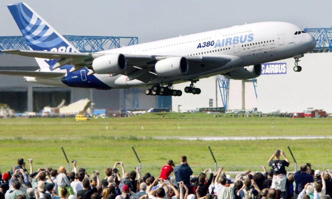 Em imagens, conheça um pouco da história do superjumbo A380 - Jornal O ...