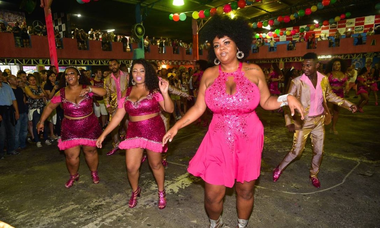 Samba 'plus size': carnaval de São Paulo abre alas para passistas que ...