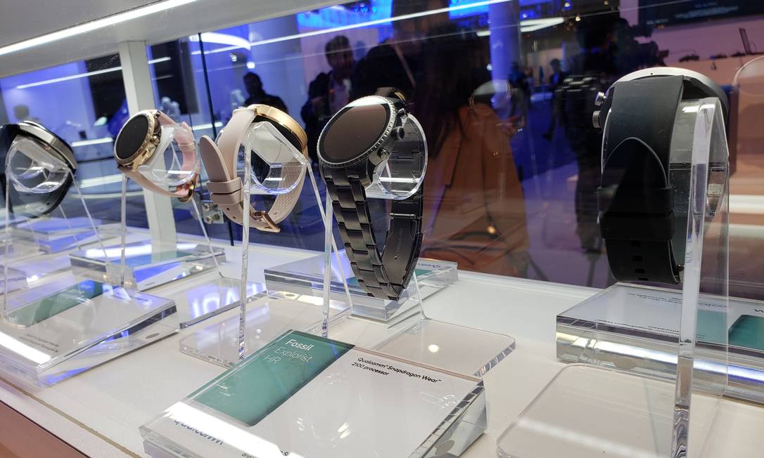 Carteira digital chega a relógios inteligentes; Montblanc e Swatch ...