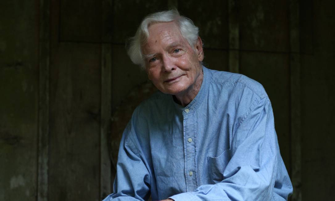 Morre W.S. Merwin, um dos poetas mais premiados dos Estados Unidos ...