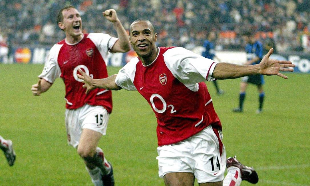 Jornal elege francês o melhor da história da Premier League; Três ...