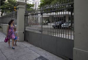 Após mobilização de pais do Santo Inácio, governo promete desenhar ...